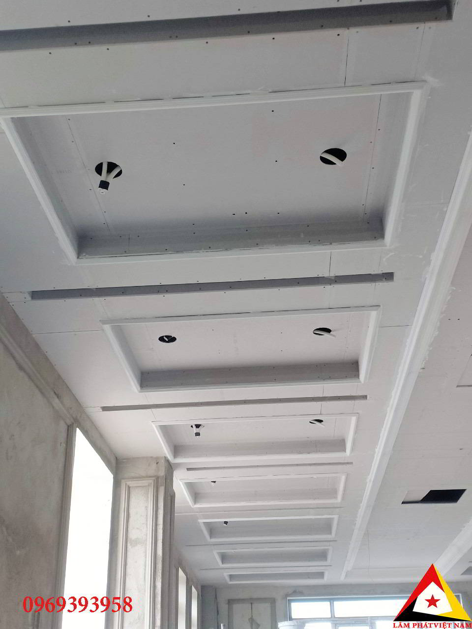 Thông tin về công ty Lâm Phát chuyên nhận thi công phào chỉ dát vàng chuyên nghiệp